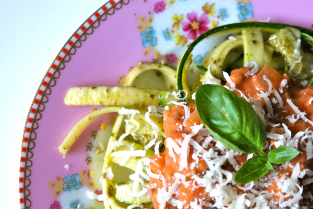 LCHF “pasta” med kødsovs – Low Carb Livsstil